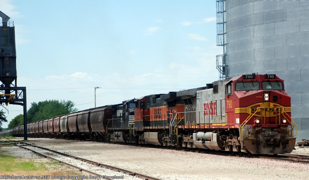 BNSF 790/BNSF 1007/NS 9575